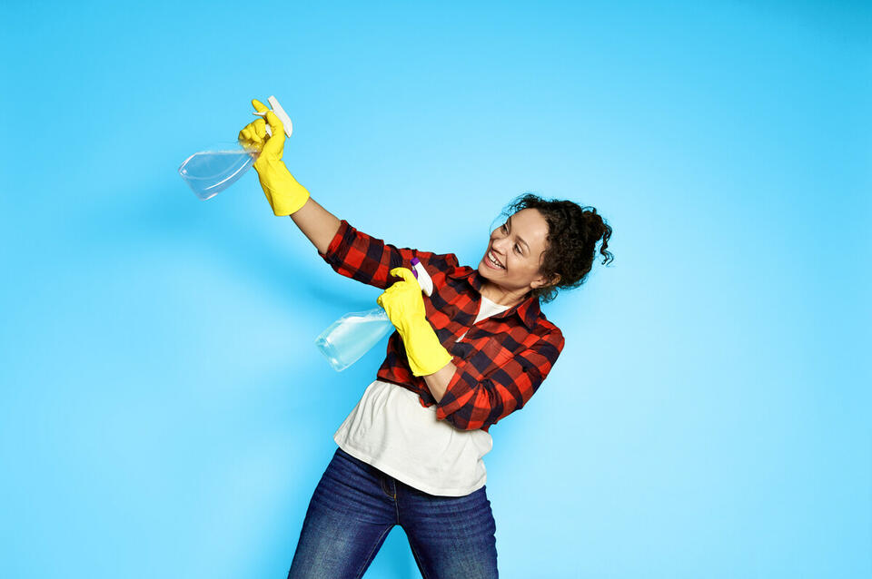 Werken als poetshulp: opleiding, takenpakket, loon en mogelijkheden ...